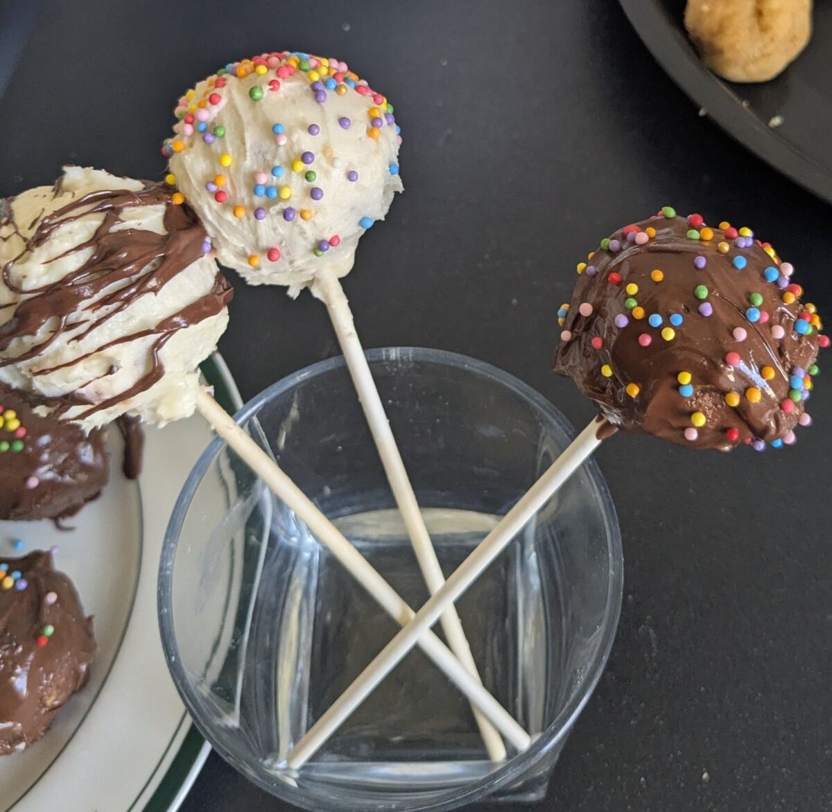 A Bite-Sized Party Favor: DIY Cake Pops - Chesapeake Family